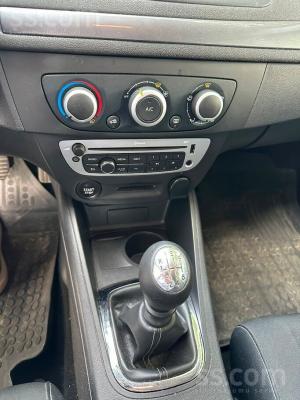 Pelēks Renault Megane 2015 Rīga, ar dzinēja tilpumu 1.50 L un nobraukumu 182 tūkst. km par 3990 €, foto 13 vietnē AUTOMOTO.COM.LV