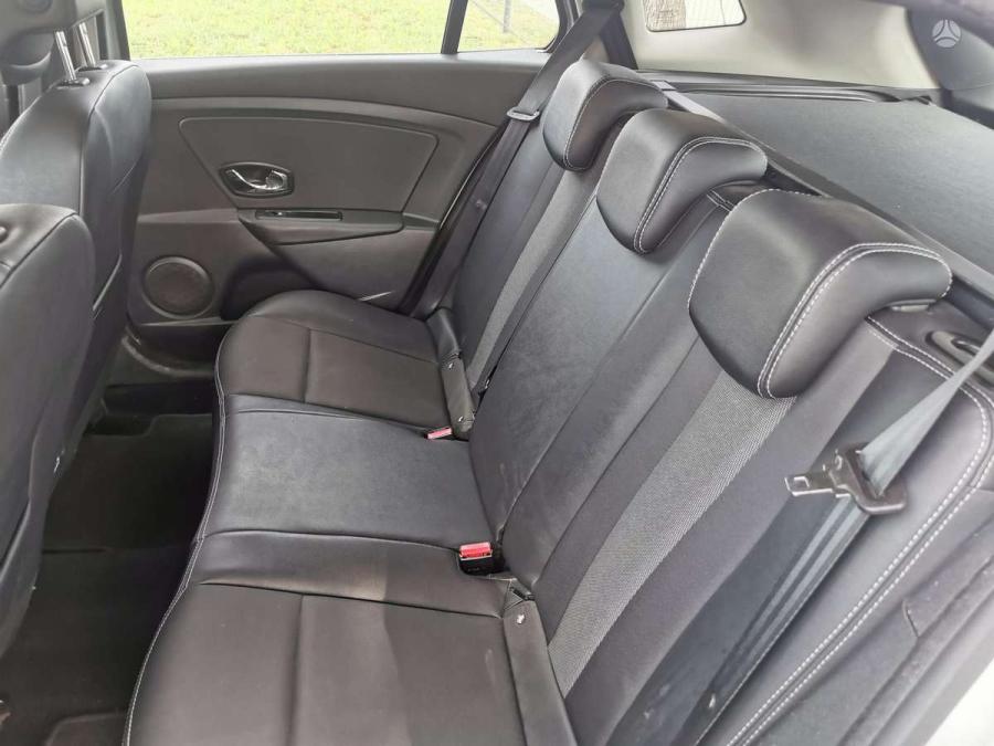 Grey Renault Megane 2015 in Kaunas, with an engine capacity of 1.46 L and mileage of 250 thousand km for 3950 €, photo 12 on AUTOMOTO.COM.LV