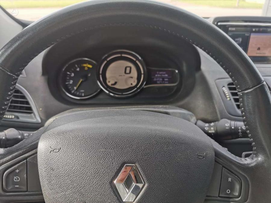 Grey Renault Megane 2015 in Kaunas, with an engine capacity of 1.46 L and mileage of 250 thousand km for 3950 €, photo 17 on AUTOMOTO.COM.LV