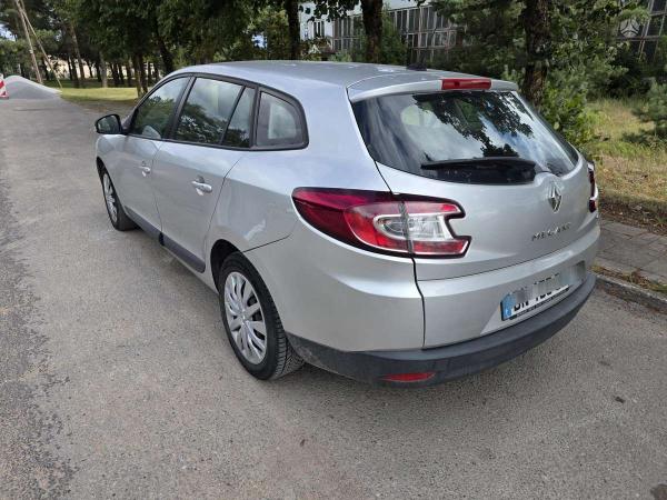 Grey Renault Megane 2015 in Taurage, with an engine capacity of 1.46 L and mileage of 340 thousand km for 2800 €, photo 3 on AUTOMOTO.COM.LV
