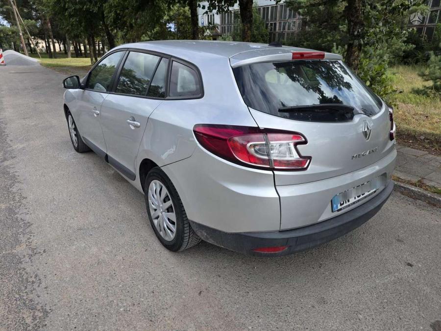 Grey Renault Megane 2015 in Taurage, with an engine capacity of 1.46 L and mileage of 340 thousand km for 2800 €, photo 4 on AUTOMOTO.COM.LV