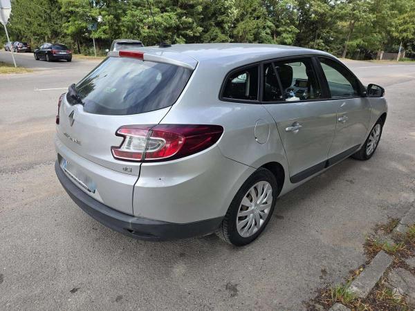 Grey Renault Megane 2015 in Taurage, with an engine capacity of 1.46 L and mileage of 340 thousand km for 2800 €, photo 4 on AUTOMOTO.COM.LV