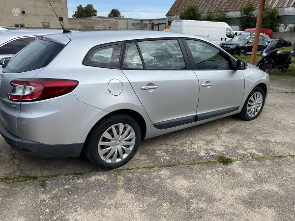 Grey Renault Megane 2015 in Taurage, with an engine capacity of 1.50 L and mileage of 340 thousand km for 2700 €, photo 5 on AUTOMOTO.COM.LV