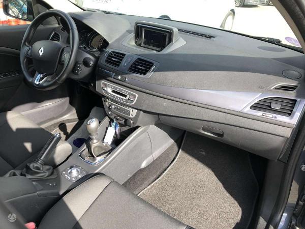 Grey Renault Megane 2015 in Klaipeda, with an engine capacity of 1.20 L and mileage of 190 thousand km for 3499 €, photo 8 on AUTOMOTO.COM.LV