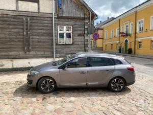 Pelēks Renault Megane 2015 Rīga, ar dzinēja tilpumu 1.50 L un nobraukumu 300 tūkst. km par 3500 €, foto  vietnē AUTOMOTO.COM.LV