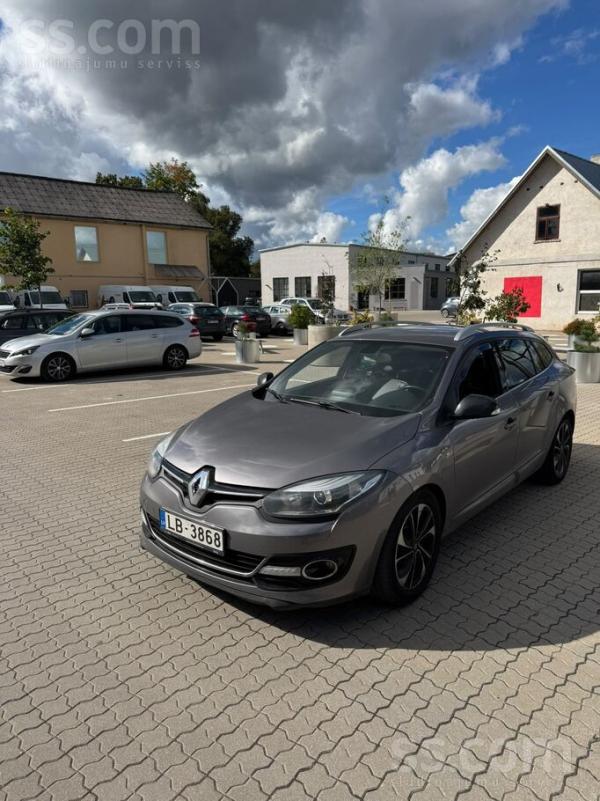 Pelēks Renault Megane 2015 Rīga, ar dzinēja tilpumu 1.50 L un nobraukumu 300 tūkst. km par 3500 €, foto 3 vietnē AUTOMOTO.COM.LV