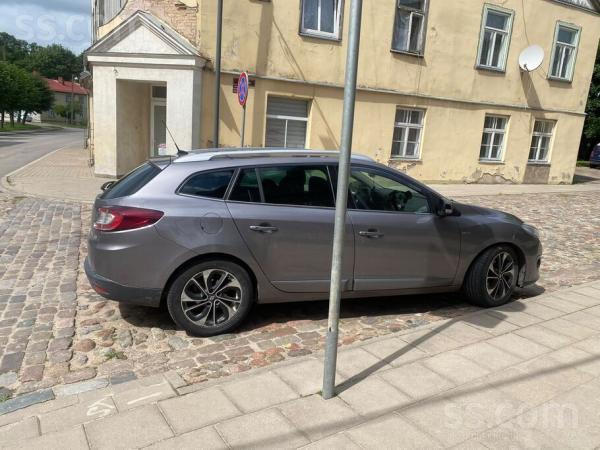 Pelēks Renault Megane 2015 Rīga, ar dzinēja tilpumu 1.50 L un nobraukumu 300 tūkst. km par 3500 €, foto 4 vietnē AUTOMOTO.COM.LV