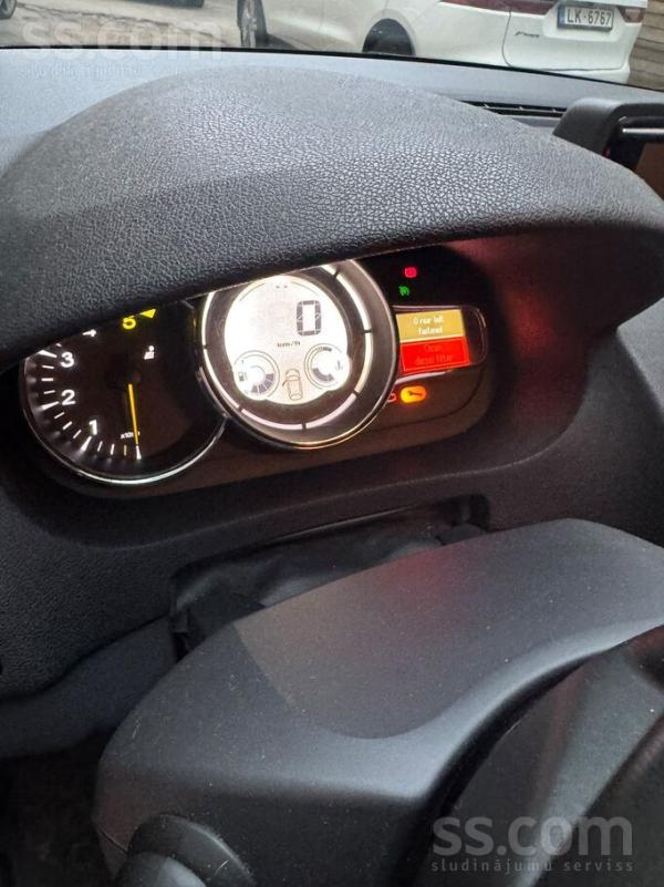 Pelēks Renault Megane 2015 Rīga, ar dzinēja tilpumu 1.50 L un nobraukumu 300 tūkst. km par 3500 €, foto 10 vietnē AUTOMOTO.COM.LV