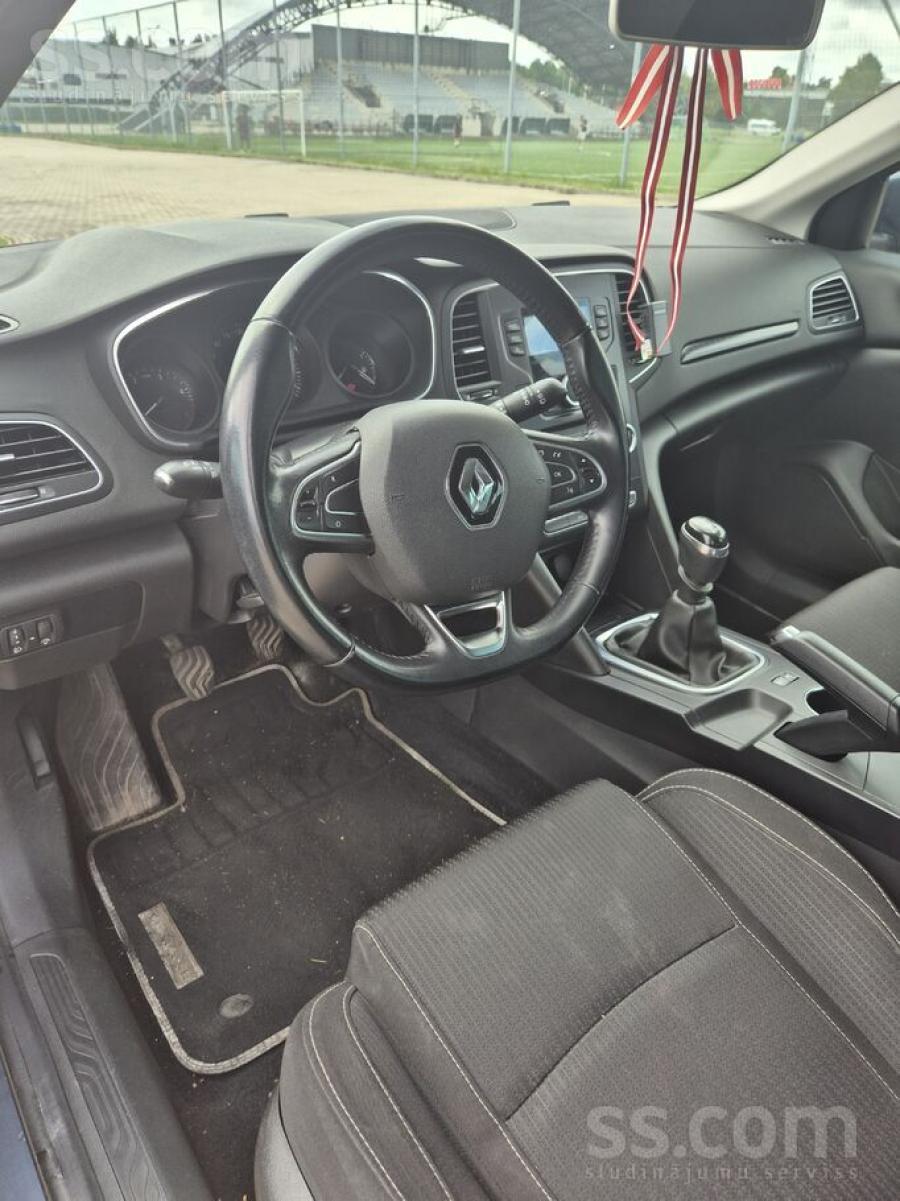 Grey Renault Megane 2016 in Valmiera, with an engine capacity of 1.50 L and mileage of 199 thousand km for 5800 €, photo 4 on AUTOMOTO.COM.LV