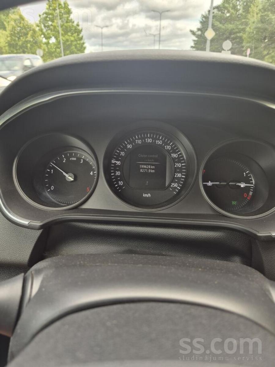Grey Renault Megane 2016 in Valmiera, with an engine capacity of 1.50 L and mileage of 199 thousand km for 5800 €, photo 6 on AUTOMOTO.COM.LV