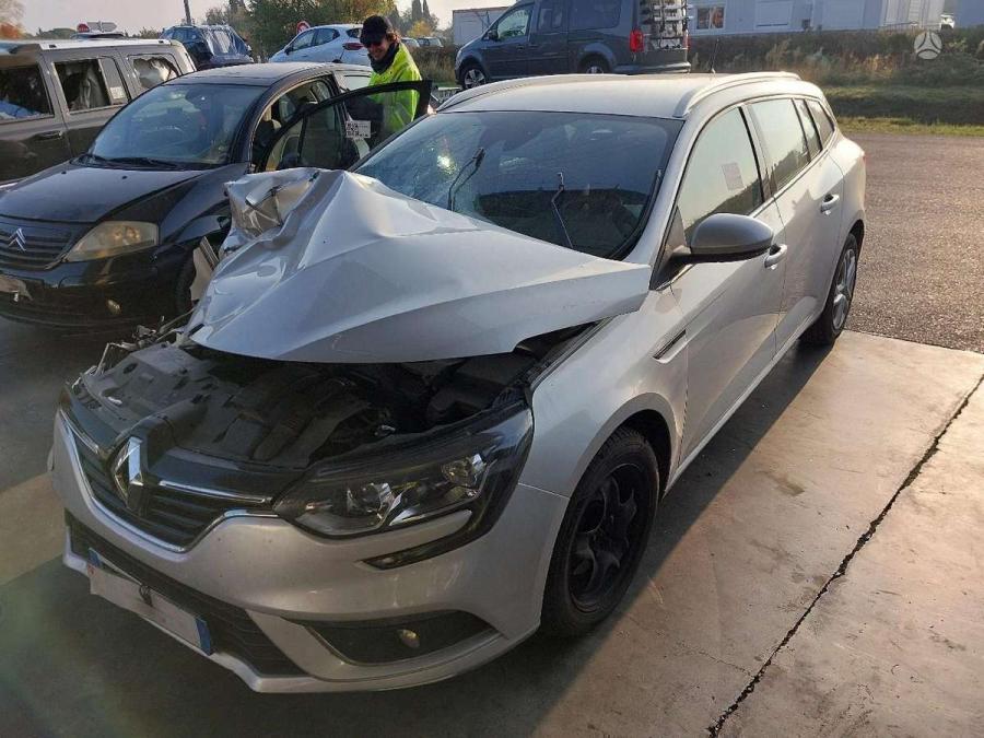 Grey Renault Megane 2017 in Kaunas, with an engine capacity of 1.46 L and mileage of 155 thousand km for 4900 €, photo 1 on AUTOMOTO.COM.LV