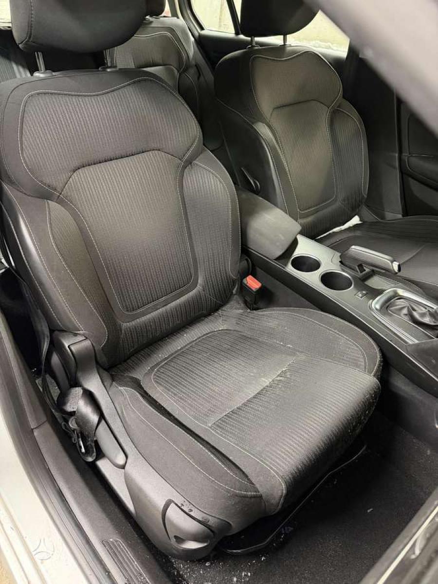 Grey Renault Megane 2017 in Kaunas, with an engine capacity of 1.46 L and mileage of 155 thousand km for 4900 €, photo 7 on AUTOMOTO.COM.LV