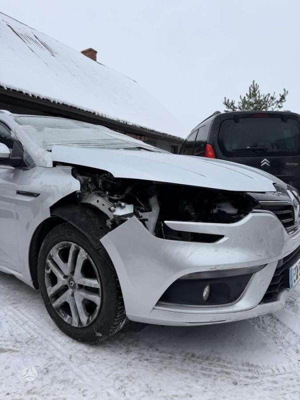 Grey Renault Megane 2017 in Kaunas, with an engine capacity of 1.46 L and mileage of 155 thousand km for 4700 €, photo 7 on AUTOMOTO.COM.LV