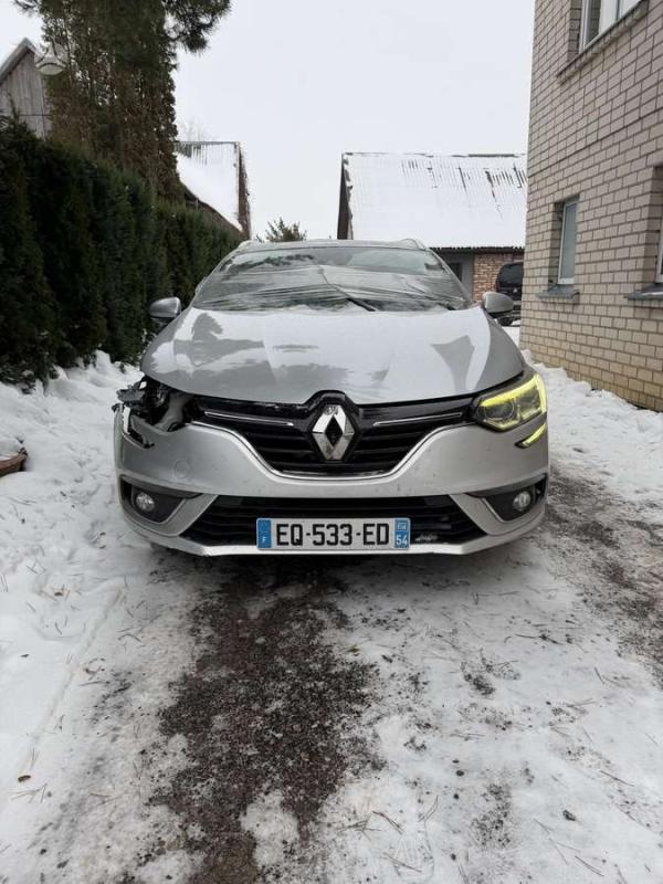 Pelēks Renault Megane 2017 Kauņa, ar dzinēja tilpumu 1.46 L un nobraukumu 155 tūkst. km par 4500 €, foto 5 vietnē AUTOMOTO.COM.LV