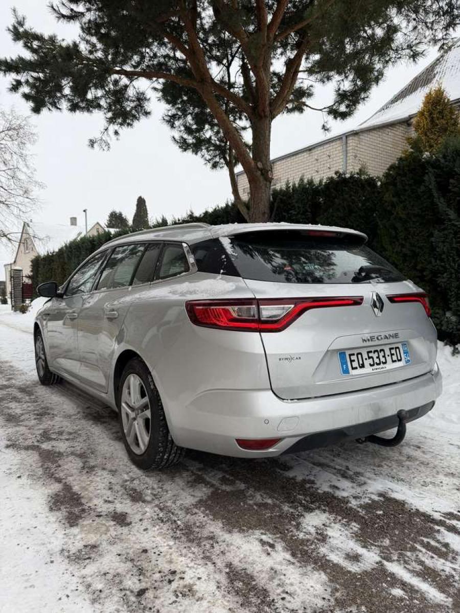 Grey Renault Megane 2017 in Kaunas, with an engine capacity of 1.46 L and mileage of 155 thousand km for 3450 €, photo 2 on AUTOMOTO.COM.LV