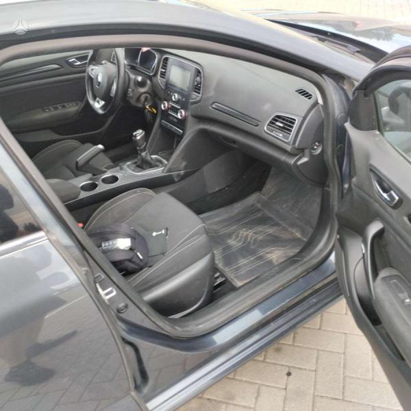 Grey Renault Megane 2017 in Taurage, with an engine capacity of 1.46 L and mileage of 260 thousand km for 5700 €, photo 6 on AUTOMOTO.COM.LV