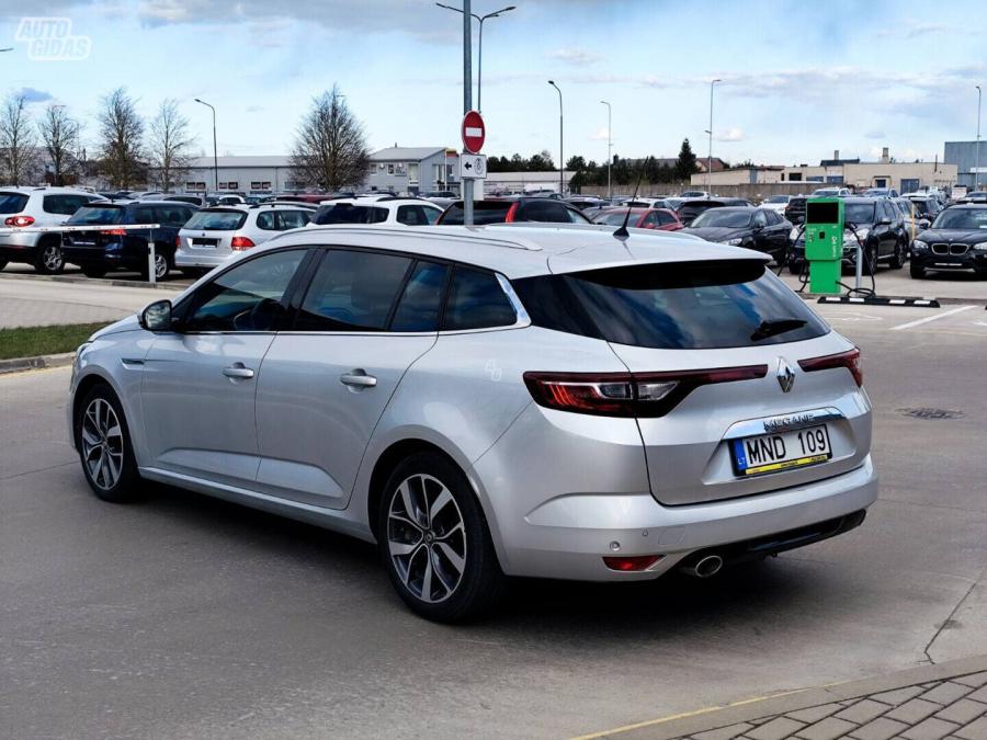 Grey Renault Megane 2018 in Siauliai, with an engine capacity of 1.50 L and mileage of 269 thousand km for 9000 €, photo 6 on AUTOMOTO.COM.LV