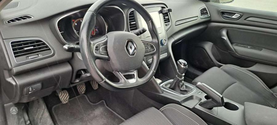 Pelēks Renault Megane 2018 Tauragė, ar dzinēja tilpumu 1.46 L un nobraukumu 241 tūkst. km par 6500 €, foto 4 vietnē AUTOMOTO.COM.LV