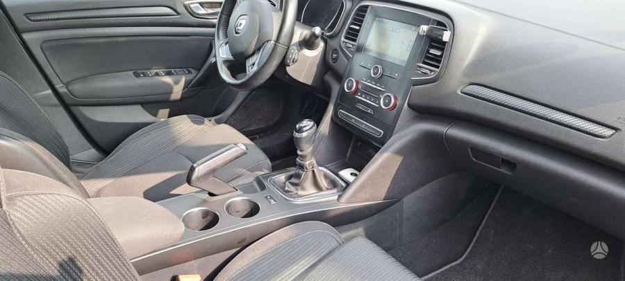 Pelēks Renault Megane 2018 Tauragė, ar dzinēja tilpumu 1.46 L un nobraukumu 241 tūkst. km par 6500 €, foto 8 vietnē AUTOMOTO.COM.LV