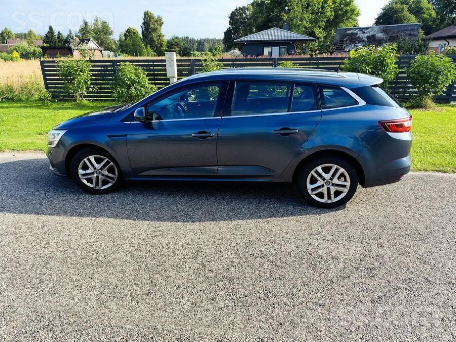 Grey Renault Megane 2018 in Riga, with an engine capacity of 1.50 L and mileage of 307 thousand km for 6499 €, photo 3 on AUTOMOTO.COM.LV
