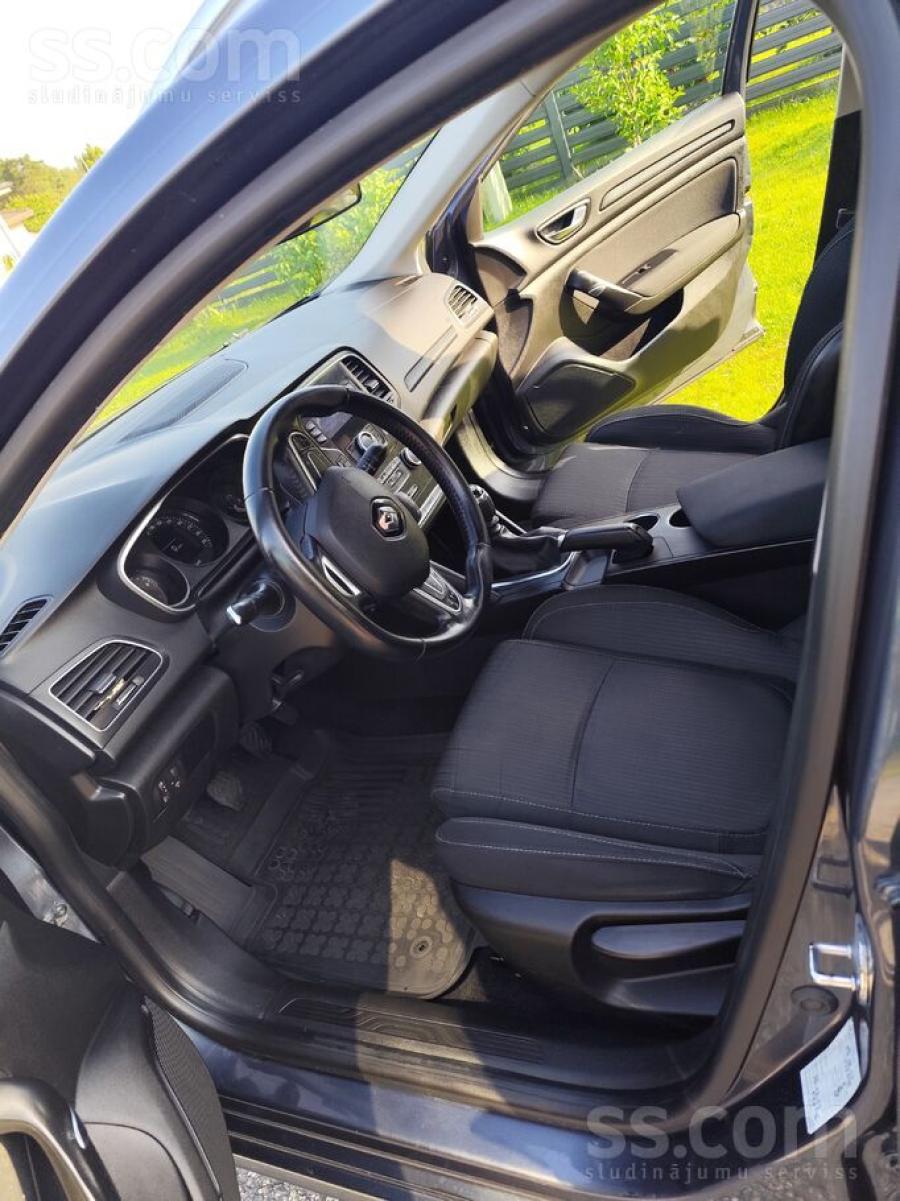 Grey Renault Megane 2018 in Riga, with an engine capacity of 1.50 L and mileage of 307 thousand km for 6499 €, photo 8 on AUTOMOTO.COM.LV