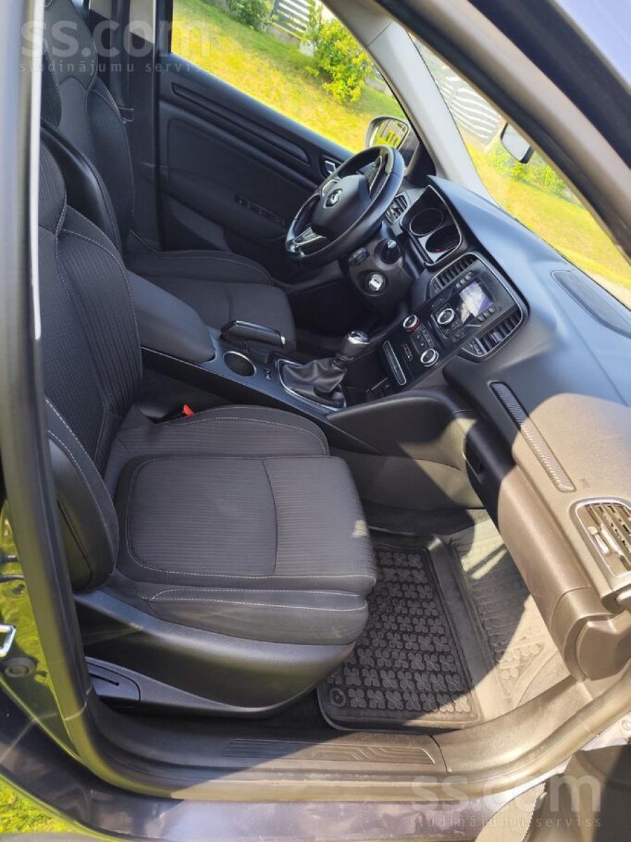 Grey Renault Megane 2018 in Riga, with an engine capacity of 1.50 L and mileage of 307 thousand km for 6499 €, photo 9 on AUTOMOTO.COM.LV