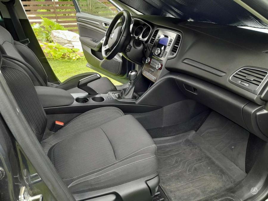 Grey Renault Megane 2018 in Alytus, with an engine capacity of 1.46 L and mileage of 151 thousand km for 7700 €, photo 8 on AUTOMOTO.COM.LV