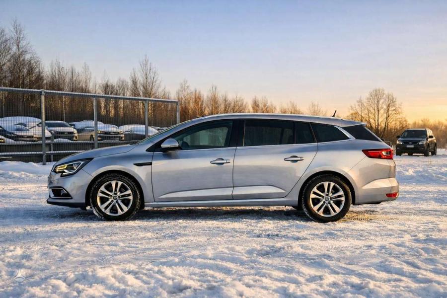 Pelēks Renault Megane 2019 Pakruojis, ar dzinēja tilpumu 1.30 L un nobraukumu 101 tūkst. km par 9300 €, foto 3 vietnē AUTOMOTO.COM.LV