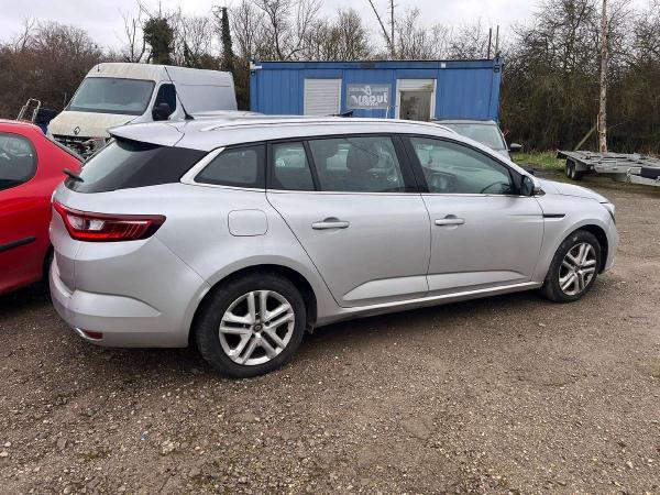 Grey Renault Megane 2019 in Taurage, with an engine capacity of 1.46 L and mileage of 211 thousand km for 7400 €, photo 3 on AUTOMOTO.COM.LV