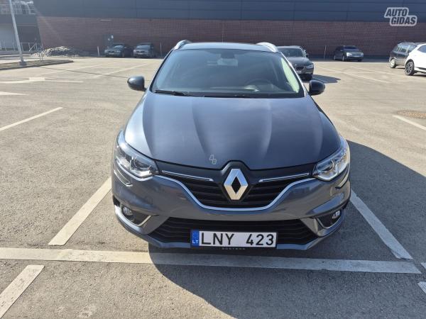Grey Renault Megane 2020 in Kaunas, with an engine capacity of 1.30 L and mileage of 55 thousand km for 10500 €, photo 2 on AUTOMOTO.COM.LV
