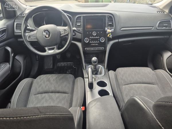 Grey Renault Megane 2020 in Kaunas, with an engine capacity of 1.30 L and mileage of 55 thousand km for 10500 €, photo 4 on AUTOMOTO.COM.LV