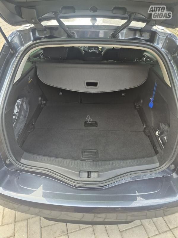 Grey Renault Megane 2020 in Kaunas, with an engine capacity of 1.30 L and mileage of 55 thousand km for 10500 €, photo 6 on AUTOMOTO.COM.LV