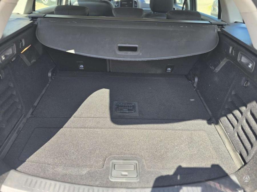 Grey Renault Megane 2020 in Taurage, with an engine capacity of 1.46 L and mileage of 203 thousand km for 10285 €, photo 29 on AUTOMOTO.COM.LV