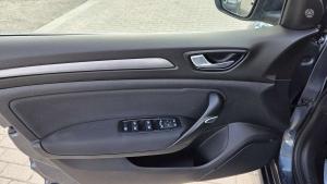 Grey Renault Megane 2021 in Marijampole, with an engine capacity of 1.00 L and mileage of 85 thousand km for 10284 €, photo 17 on AUTOMOTO.COM.LV