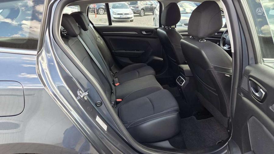 Grey Renault Megane 2021 in Marijampole, with an engine capacity of 1.00 L and mileage of 85 thousand km for 9922 €, photo 14 on AUTOMOTO.COM.LV