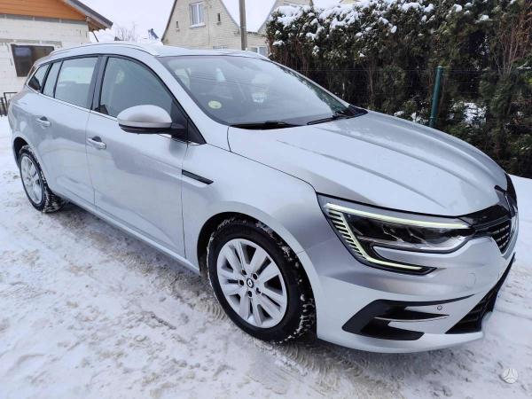 Grey Renault Megane 2022 in Kalvarija, with an engine capacity of 1.46 L and mileage of 104 thousand km for 12814 €, photo 1 on AUTOMOTO.COM.LV