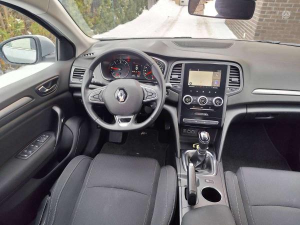 Grey Renault Megane 2022 in Kalvarija, with an engine capacity of 1.46 L and mileage of 104 thousand km for 12814 €, photo 5 on AUTOMOTO.COM.LV
