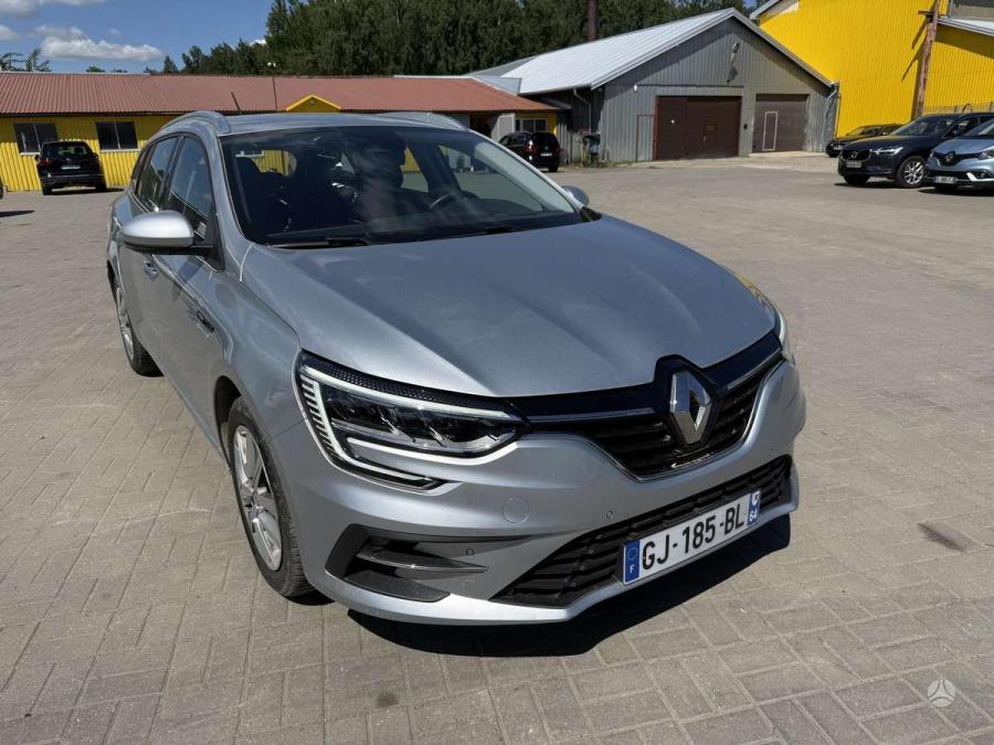 Серый Рено Меган 2022 в Каунас, объемом двигателя 1.00 л и пробегом 135 тыс. км за 8500 €, фото 3 на AUTOMOTO.COM.LV