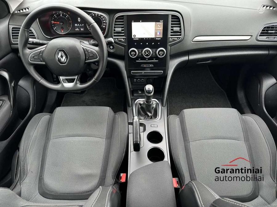 Pelēks Renault Megane 2022 Viļņa, ar dzinēja tilpumu 1.50 L un nobraukumu 115 tūkst. km par 12850 €, foto 4 vietnē AUTOMOTO.COM.LV