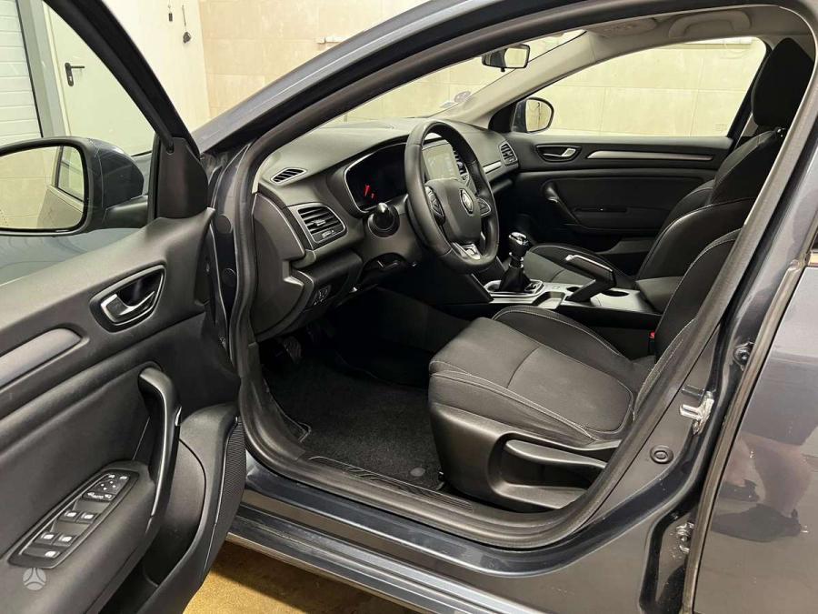 Pelēks Renault Megane 2022 Marijampole, ar dzinēja tilpumu 1.00 L un nobraukumu 148 tūkst. km par 9807 €, foto 8 vietnē AUTOMOTO.COM.LV