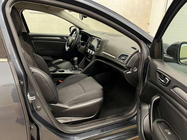 Pelēks Renault Megane 2022 Marijampole, ar dzinēja tilpumu 1.00 L un nobraukumu 148 tūkst. km par 9807 €, foto 8 vietnē AUTOMOTO.COM.LV