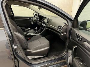 Pelēks Renault Megane 2022 Marijampole, ar dzinēja tilpumu 1.00 L un nobraukumu 148 tūkst. km par 9807 €, foto 9 vietnē AUTOMOTO.COM.LV