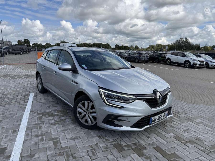 Grey Renault Megane 2022 in Taurage, with an engine capacity of 1.33 L and mileage of 126 thousand km for 10769 €, photo 3 on AUTOMOTO.COM.LV