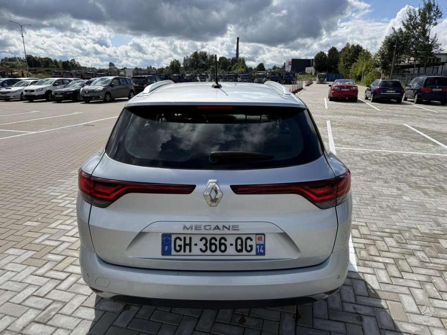 Grey Renault Megane 2022 in Taurage, with an engine capacity of 1.33 L and mileage of 126 thousand km for 10769 €, photo 8 on AUTOMOTO.COM.LV