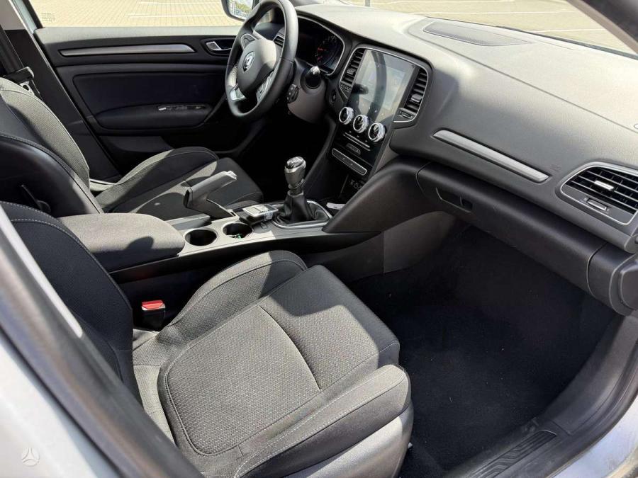 Grey Renault Megane 2022 in Taurage, with an engine capacity of 1.33 L and mileage of 126 thousand km for 10769 €, photo 13 on AUTOMOTO.COM.LV