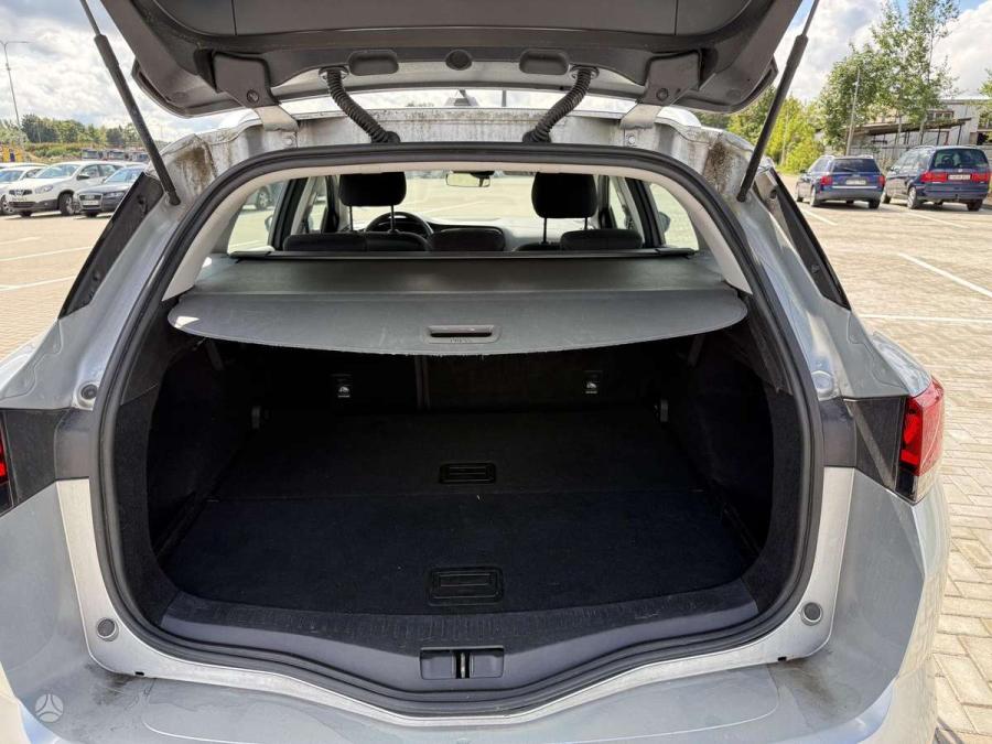 Grey Renault Megane 2022 in Taurage, with an engine capacity of 1.33 L and mileage of 126 thousand km for 10769 €, photo 15 on AUTOMOTO.COM.LV