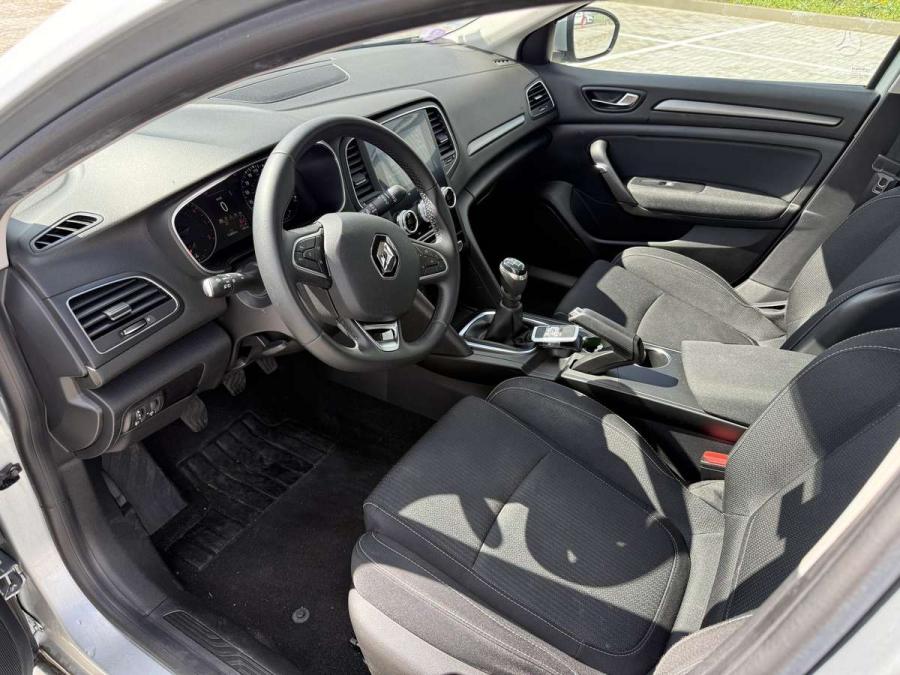 Grey Renault Megane 2022 in Taurage, with an engine capacity of 1.33 L and mileage of 126 thousand km for 10769 €, photo 21 on AUTOMOTO.COM.LV