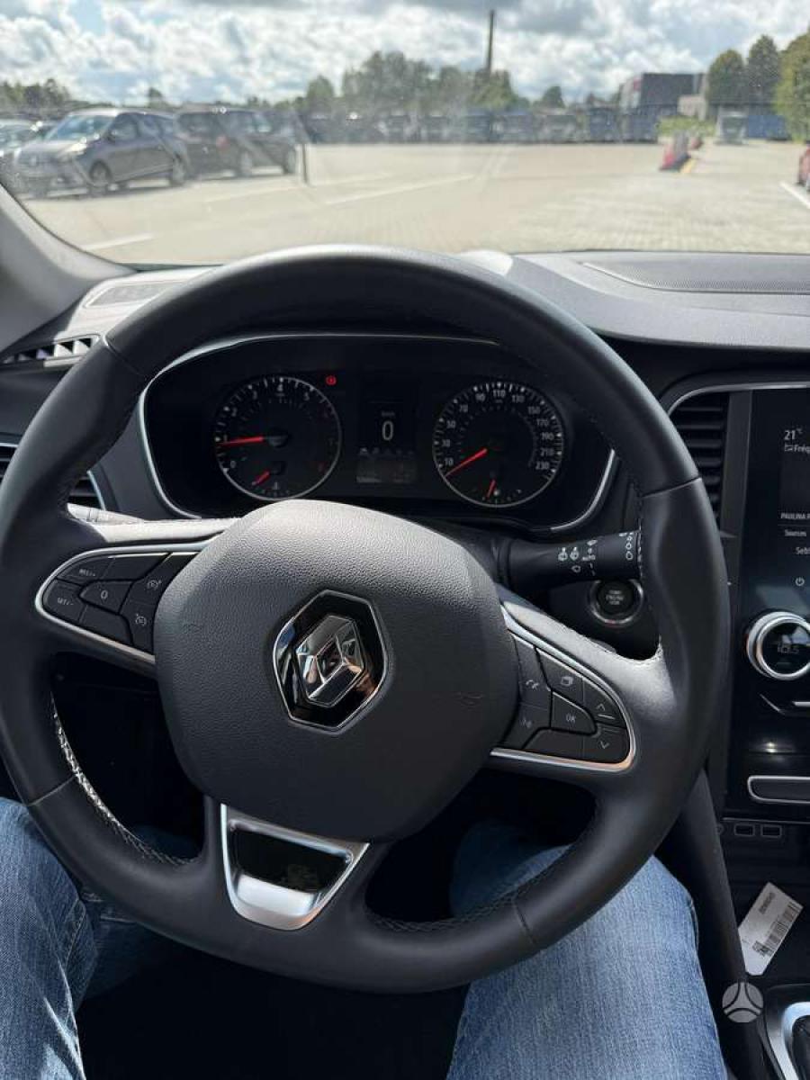 Grey Renault Megane 2022 in Taurage, with an engine capacity of 1.33 L and mileage of 126 thousand km for 10769 €, photo 23 on AUTOMOTO.COM.LV