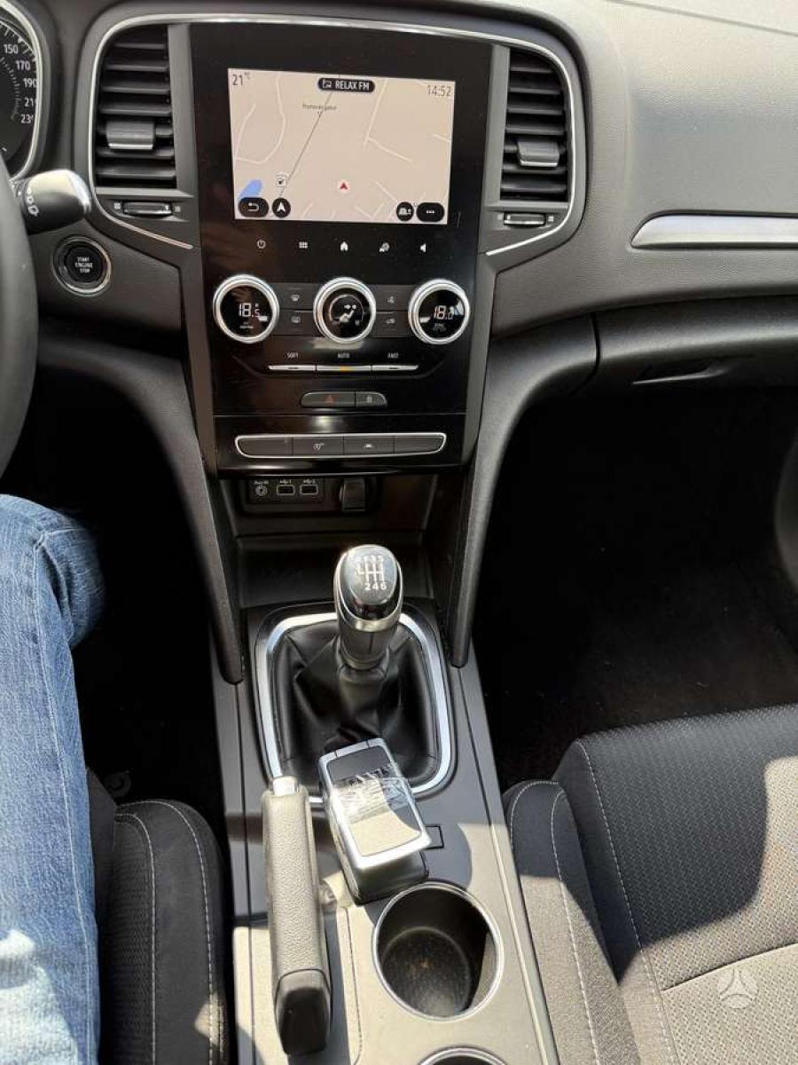 Grey Renault Megane 2022 in Taurage, with an engine capacity of 1.33 L and mileage of 126 thousand km for 10769 €, photo 25 on AUTOMOTO.COM.LV