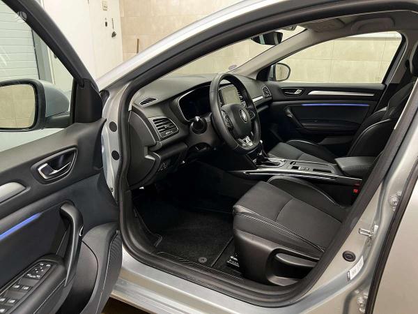Grey Renault Megane 2023 in Marijampole, with an engine capacity of 1.33 L and mileage of 154 thousand km for 13237 €, photo 8 on AUTOMOTO.COM.LV
